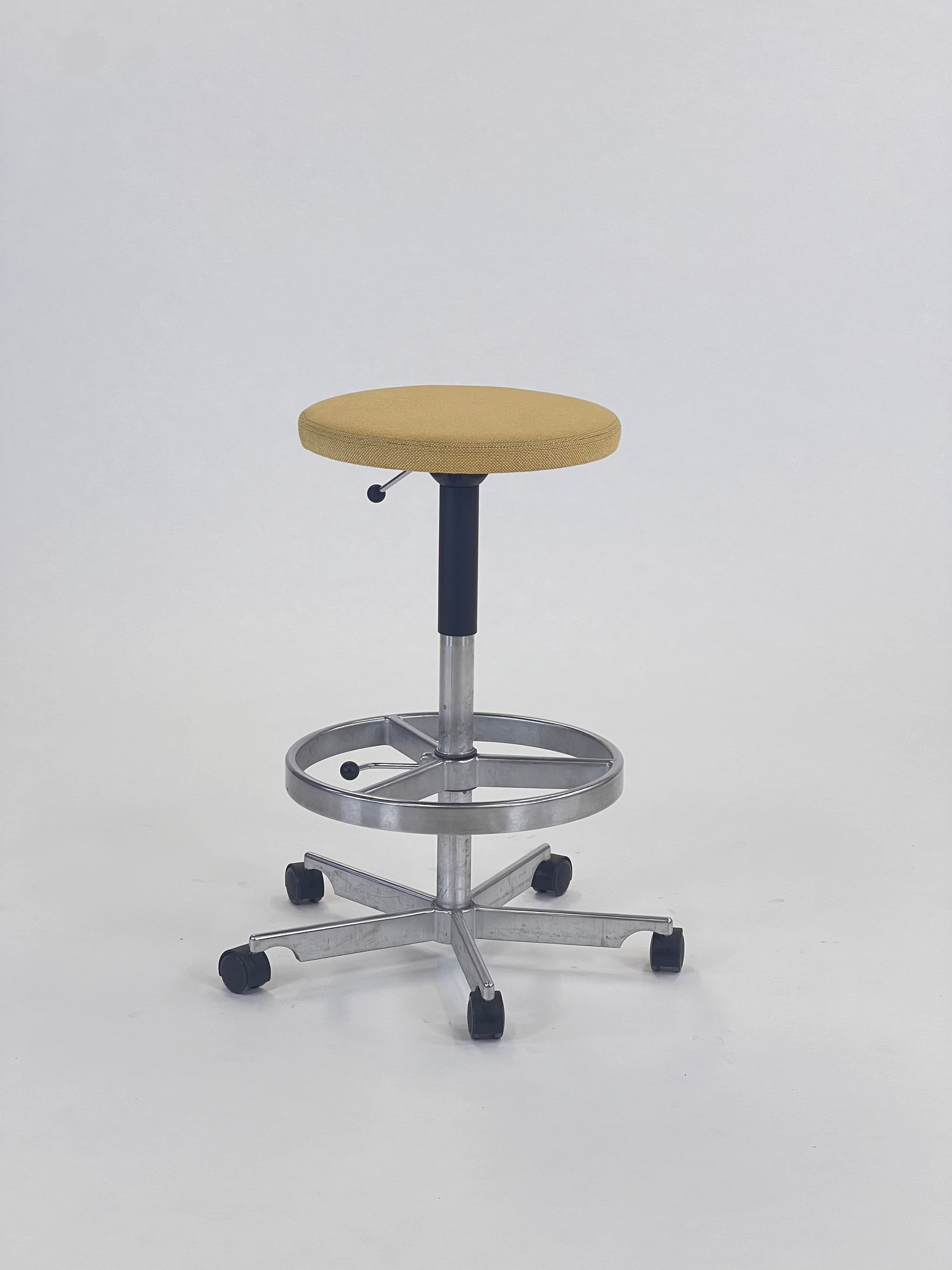 Engelbrecht Kevi Højstol – Funktionel og Komfortabel til Højborde