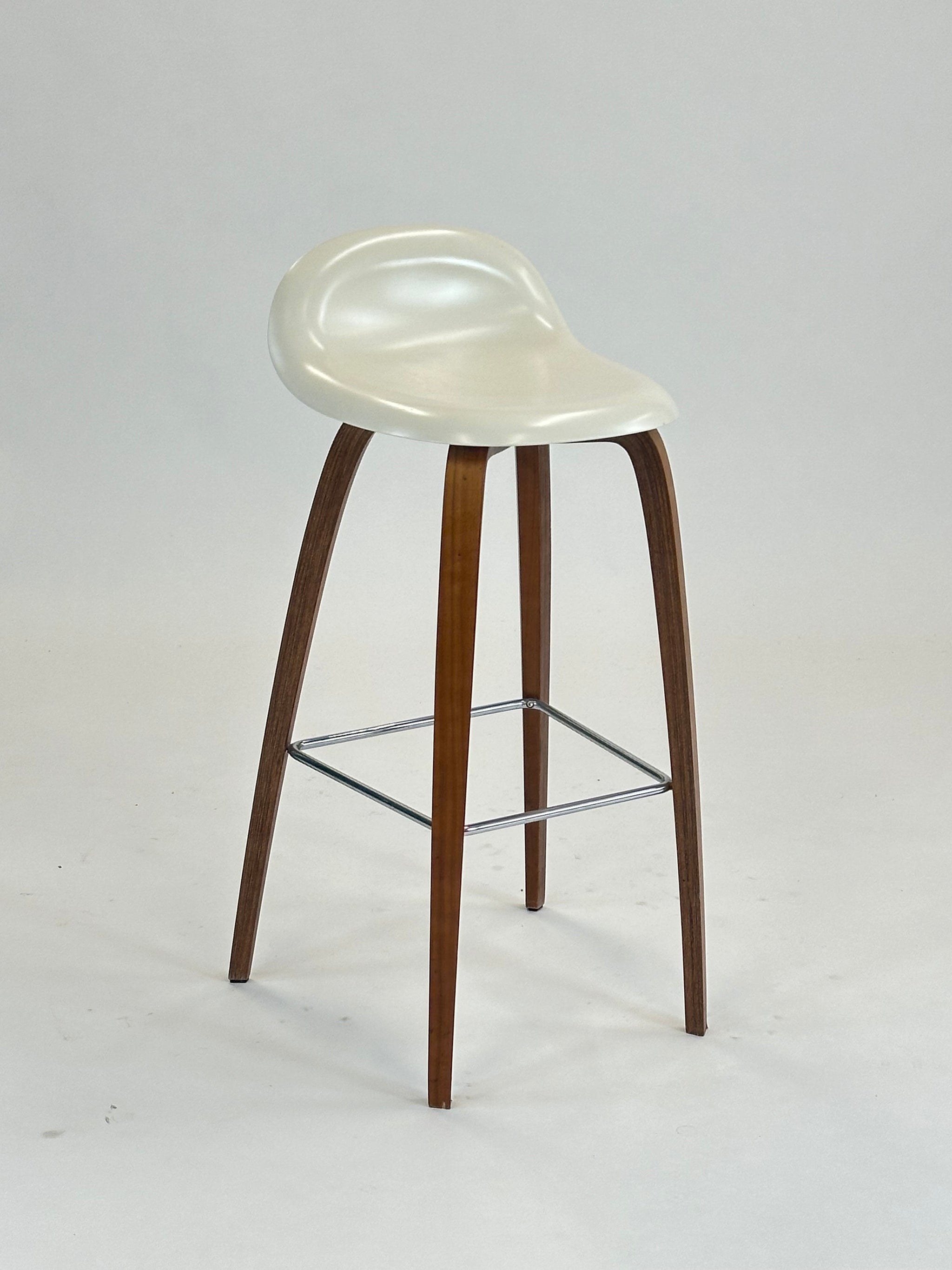 GUBI | 3D Bar Stool (Hvid)