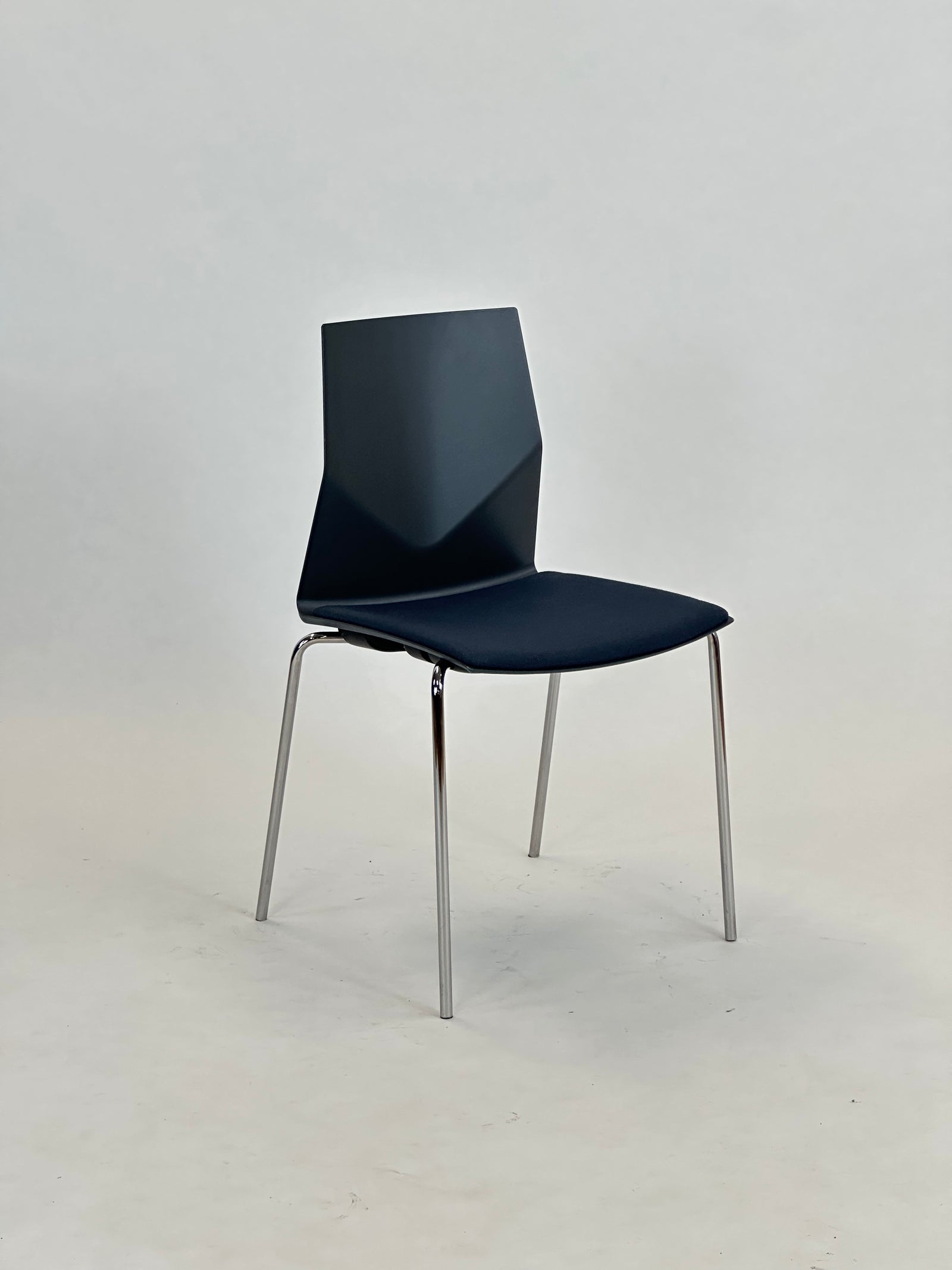 Four Design - Stort udvalg af designermøbler fra Four Design